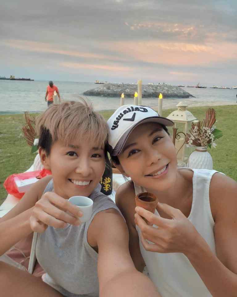 Out Of The Closet: Deborah Sim Shares Her Story – Dear Straight People